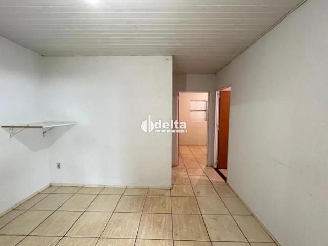 Casa residencial com 2 quartos disponível para venda no bairro Residencial Pequis em Uberlândia MG