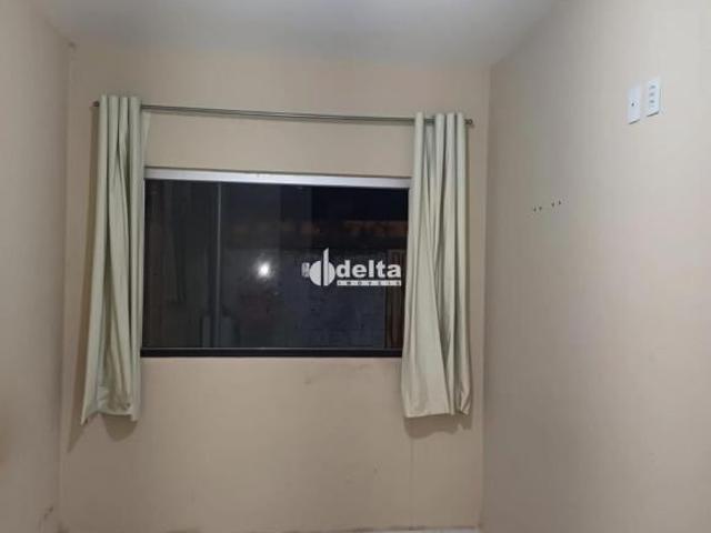 Casa residencial com 2 quartos disponível para venda no bairro Shopping Park em Uberlândia MG