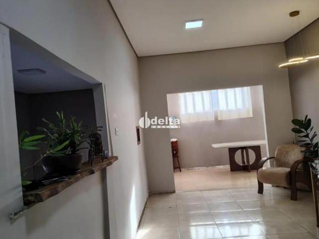 Casa residencial com 2 quartos e 1 suíte disponível para venda no bairro Jardim das Palmeiras em Ube