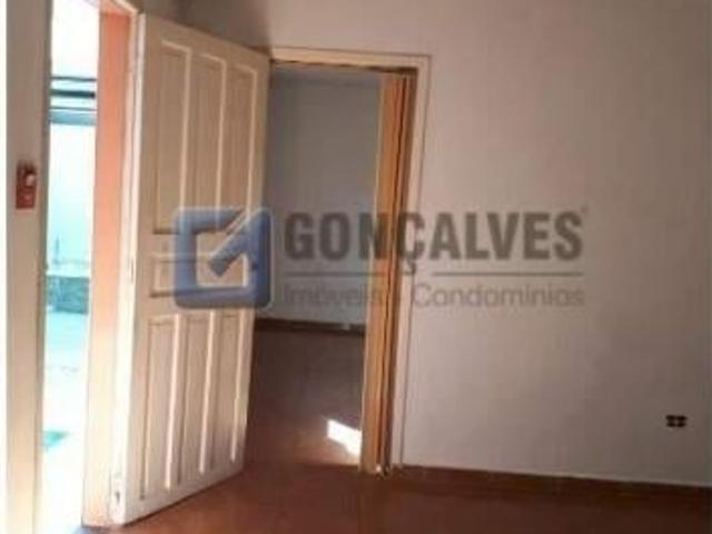 Casa residencial com 2 quartos em São Caetano do Sul – 4 vagas, quintal