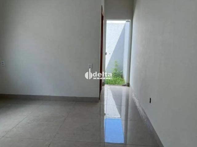 Casa Residencial com 2 quartos sendo 1 suíte disponível para venda no bairro Jardim Brasília em Uber