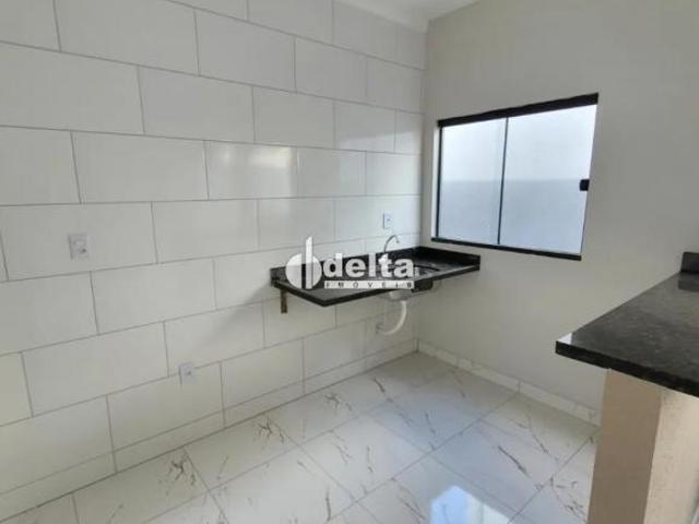 Casa residencial com 2 quartos sendo 1 suíte disponível para venda no bairro Jardim Canaã em Uberlân