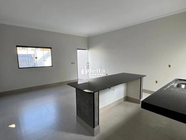 Casa residencial com 2 quartos sendo 1 suíte disponível para venda no bairro Jardim Canaã em Uberlân