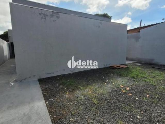 Casa residencial com 2 quartos sendo 1 suíte disponível para venda no bairro Jardim Canaã em Uberlân