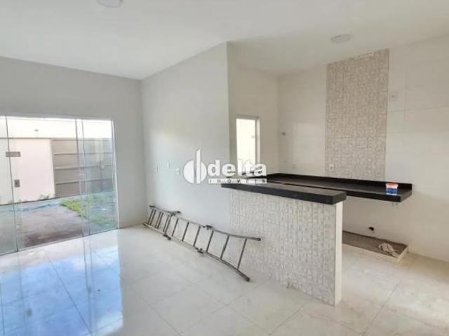 Casa residencial com 2 quartos sendo 1 suíte disponível para venda no bairro Jardim Canaã em Uberlân