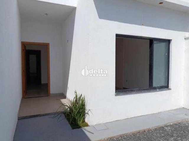 Casa residencial com 2 quartos sendo 1 suíte disponível para venda no bairro Laranjeiras em Uberlând
