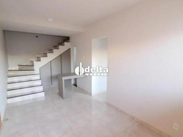 Casa residencial com 2 suítes disponível para locação e venda no bairro Novo Mundo em Uberlândia MG