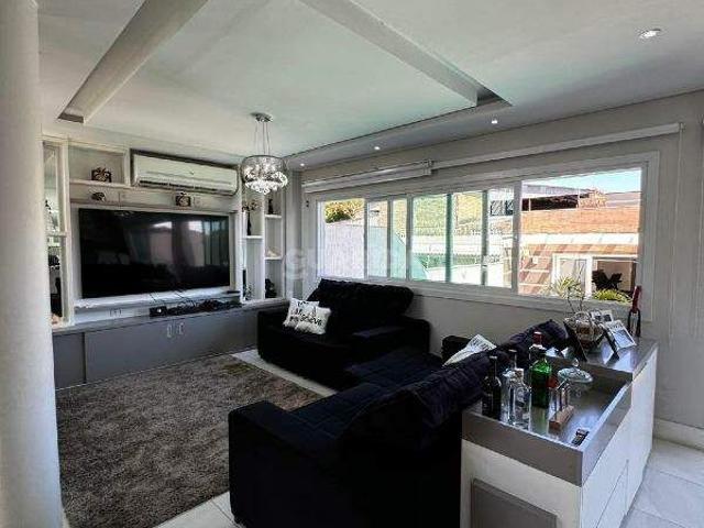 Casa Residencial com 3 dormitórios, sendo 1 suíte, e 5 vagas de garagem no bairro Jardim Leopoldina COD: 21413