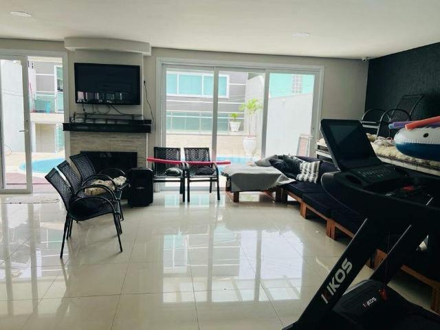 Casa Residencial com 3 dormitórios, sendo 1 suíte, e 5 vagas de garagem no bairro Jardim Leopoldina COD: 21413