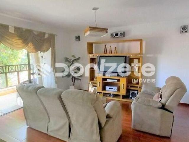 Casa Residencial com 3 Dormitórios 2 Suítes em Jardim Santo Antônio, Santo André — Financiamento A