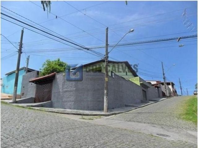 Casa residencial com 3 quartos, 3 vagas em Ribeirão Pires – Quarta Divisão