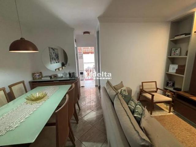 Casa residencial com 3 quartos disponível para locação no bairro Nossa Senhora das Graças em Uberlân