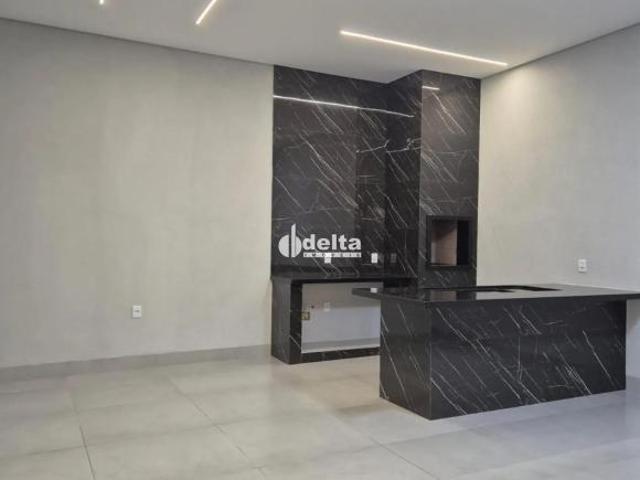 Casa residencial com 3 quartos disponível para venda no bairro Cidade Jardim em Uberlândia MG