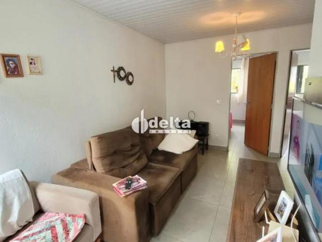 Casa residencial com 3 quartos disponível para venda no bairro Monte Hebron em Uberlândia MG