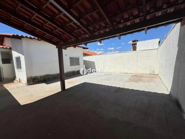 Casa residencial com 3 quartos disponível para venda no bairro Residencial Gramado em Uberlândia MG