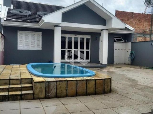 Casa residencial com 3 quartos e 3 vagas à venda no bairro Parque Santa Fé
