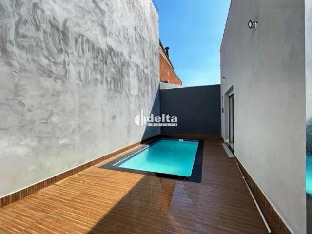 Casa residencial com 3 quartos sendo 1 suíte disponível para locação e venda no bairro Jardim Patríc
