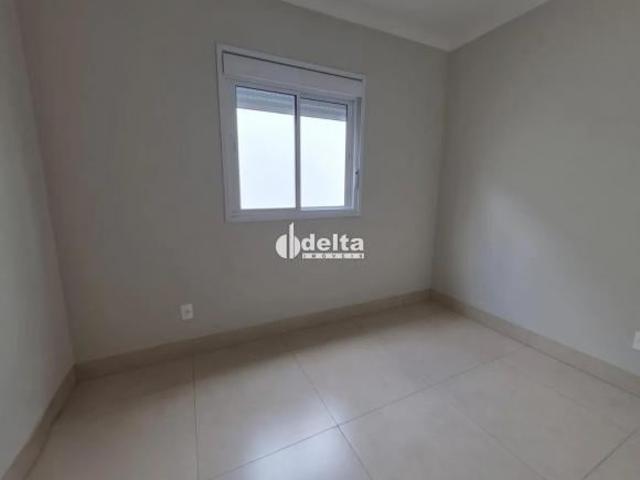 Casa residencial com 3 quartos sendo 1 suíte disponível para Venda no bairro Novo Mundo em Uberlândi