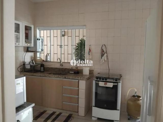 Casa residencial com 3 quartos sendo 1 suíte disponível para venda no bairro Custódio Pereira em Ube