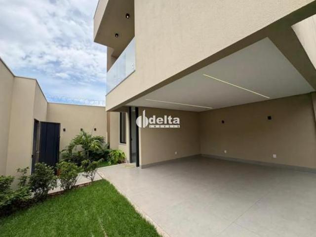 Casa residencial com 3 quartos sendo 1 suíte disponível para venda no bairro Grand Ville em Uberlând