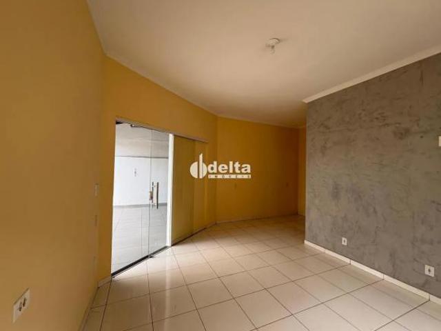 Casa residencial com 3 quartos sendo 1 suíte disponível para venda no bairro Jardim das Palmeiras em