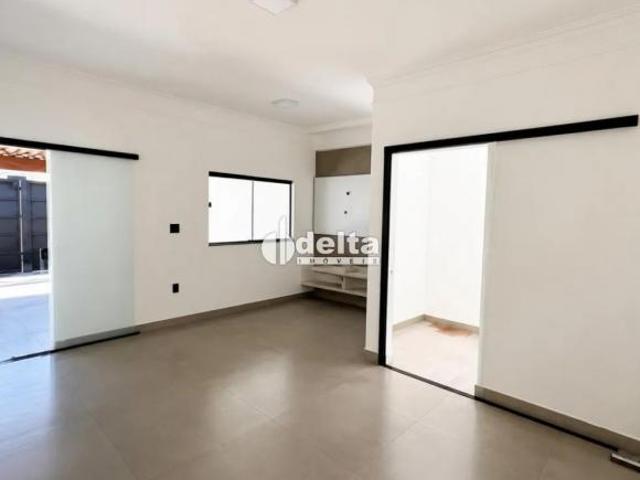 Casa residencial com 3 quartos sendo 1 suíte, disponível para venda no bairro Jardim Europa em Uberl