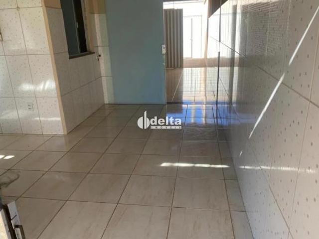 Casa residencial com 3 quartos sendo 1 suíte, disponível para venda no bairro Jardim Europa em Uberl