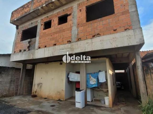 Casa residencial com 3 quartos sendo 1 suíte disponível para venda no bairro Jardim Europa em Uberlâ