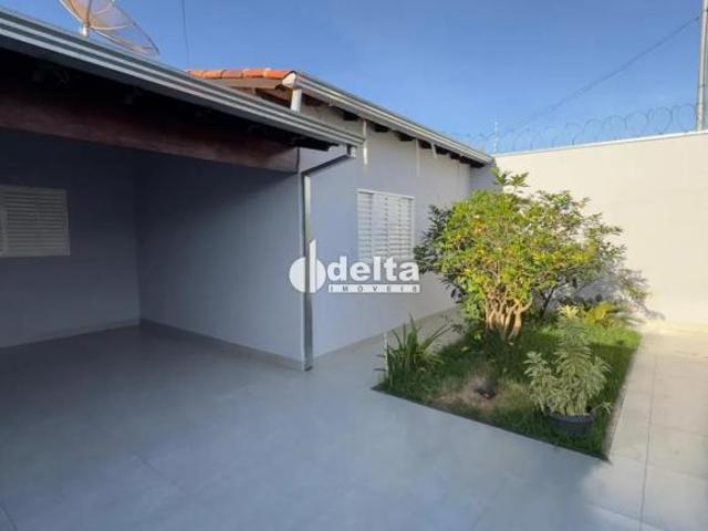 Casa residencial com 3 quartos sendo 1 suíte disponível para venda no bairro Jardim Europa em Uberlâ