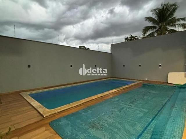 Casa residencial com 3 quartos sendo 1 suíte, disponível para venda no bairro Jardim Patrícia em Ube