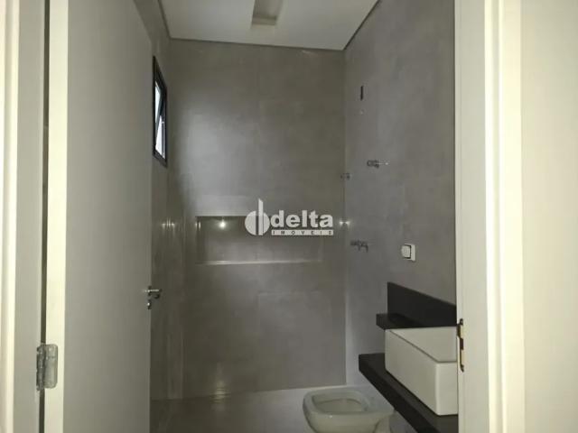 Casa residencial com 3 quartos sendo 1 suíte disponível para venda no bairro Pampulha em Uberlândia