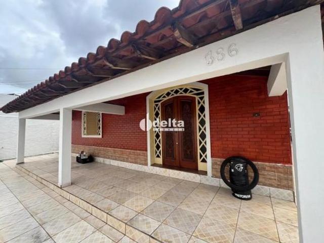 Casa residencial com 3 quartos sendo 1 suíte disponível para venda no bairro Presidente Roosevelt em