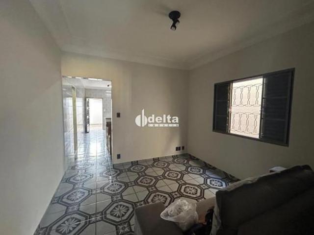 Casa residencial com 3 quartos sendo 1 suíte disponível para venda no bairro Residencial Gramado em