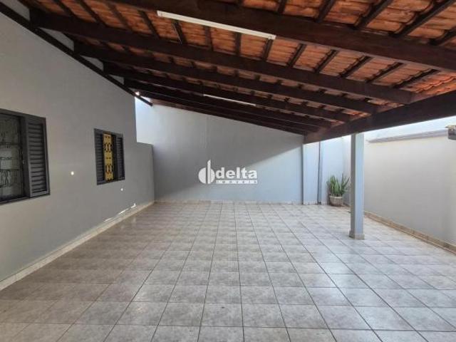 Casa residencial com 3 quartos sendo 1 suíte disponível para venda no bairro Segismundo Pereira em U