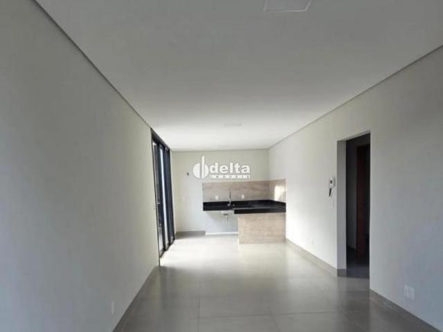 Casa residencial com 3 quartos sendo 1 suíte disponível para venda no bairro Umuarama em Uberlândia