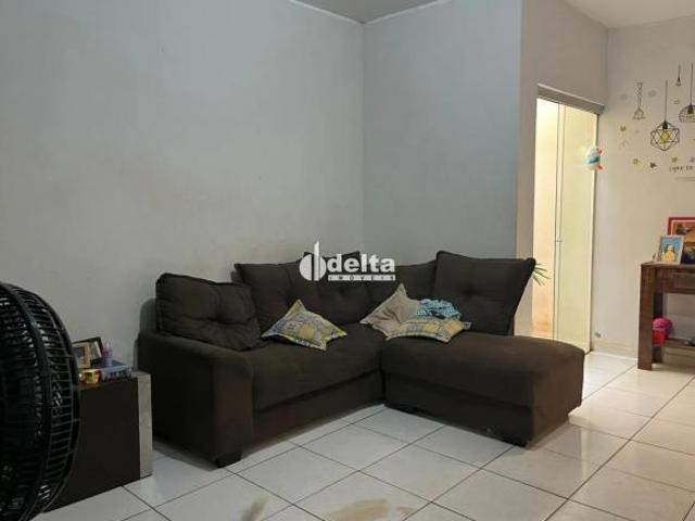 Casa residencial com 3 quartos sendo 1 suítes disponível para venda no bairro Morumbi em Uberlândia