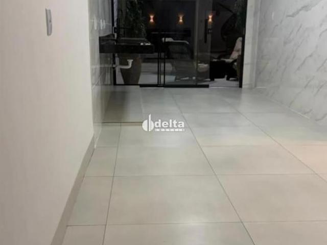 Casa residencial com 3 quartos sendo 2 suíte disponível para locação no bairro Laranjeiras em Uberlâ