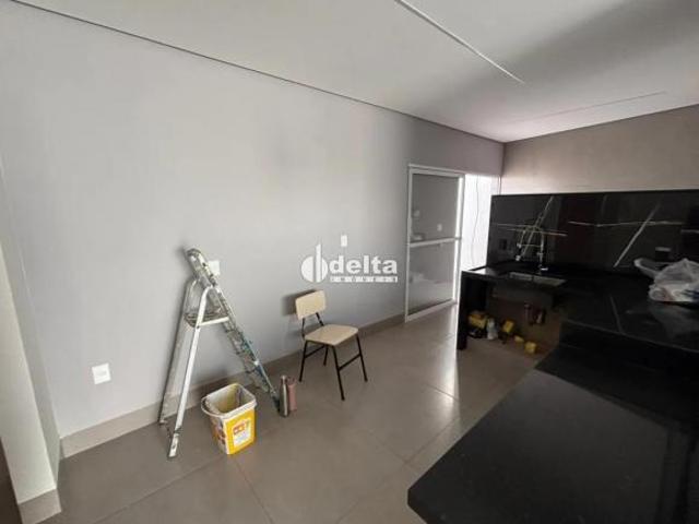 Casa residencial com 3 quartos sendo 2 suítes disponível para locação e venda no bairro São Jorge em