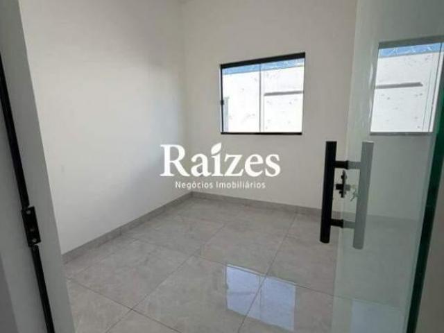 Casa residencial com 3 quartos, suíte e quintal em Uberlândia – Monte Hebron