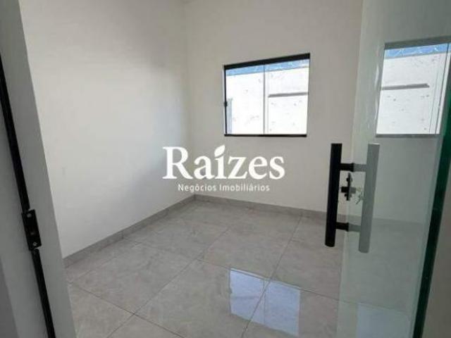 Casa residencial com 3 quartos, suíte e quintal em Uberlândia – Monte Hebron