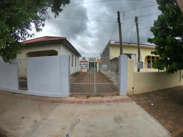 Casa com 2 quartos e edícula nos fundos, na região Central de Londrina