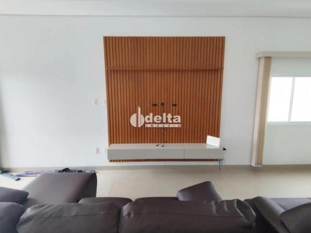 Casa residencial com 3 suítes disponível para locação e venda no bairro City Uberlândia em Uberlândi