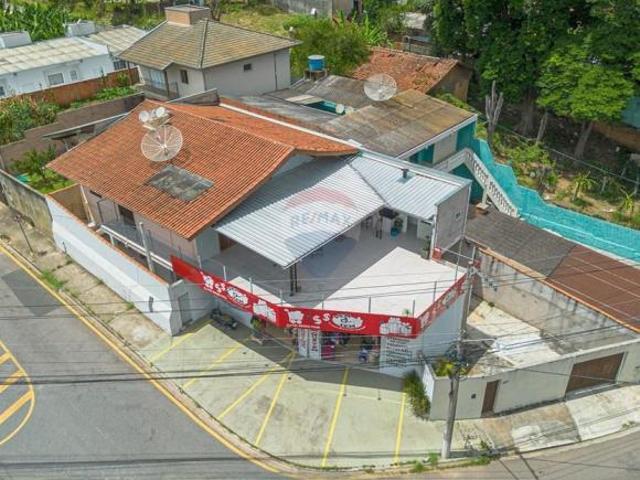 Casa Residencial com Comércio embaixo Excelente oportunidade para morar e empreender