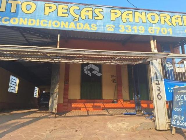 Casa residencial com loja comercial na Lomba do Pinheiro