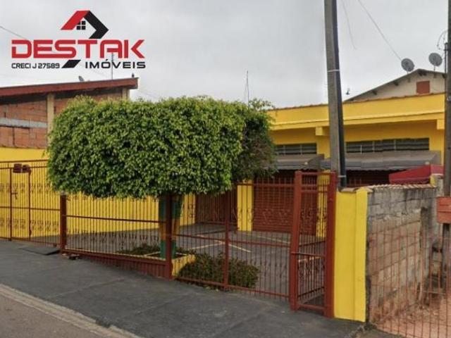 Casa Residencial com Salão Comercial a Venda no Ivoturucaia em Jundiaí/SP