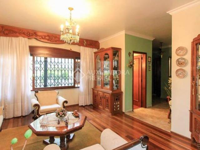 Casa residencial/ comercial bairro Santana