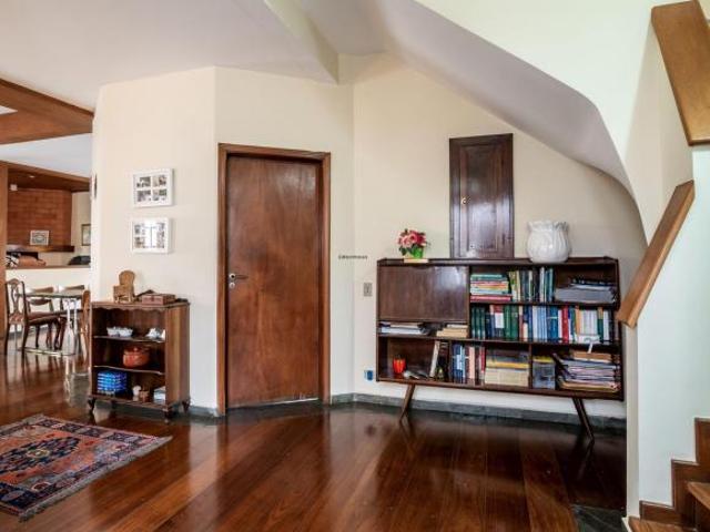 Casa Residencial de Alto Padrão no Jardim das Bandeiras | 300m²
