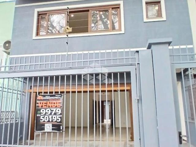 Casa Residencial de 03 dormitórios com 01 suíte com piscina Jardim Planalto