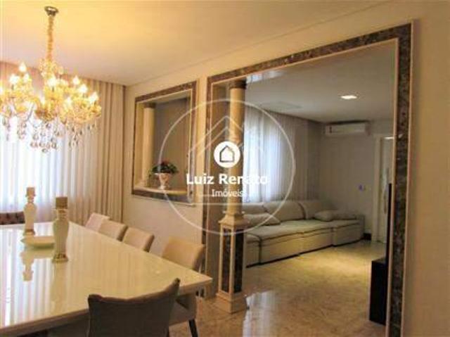 Casa Residencial de 350 m²