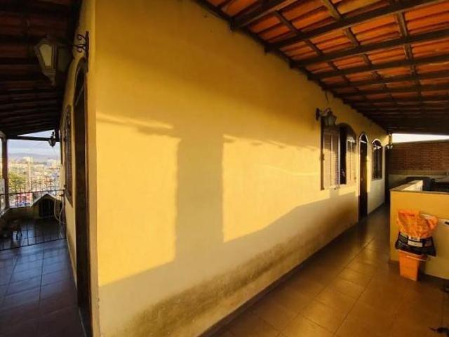 Casa Residencial de 360 m² em Contagem/MG – Aceita Permuta, Bairro Industrial